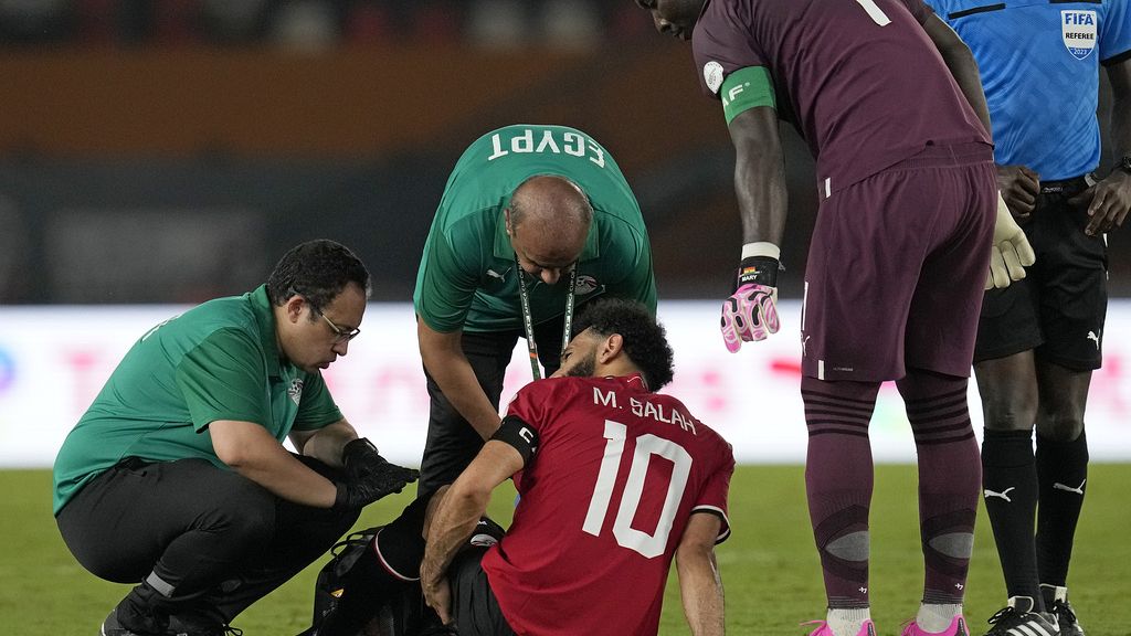 Egypt loses Salah to injury in 2-2 Africa Cup draw with Ghana. | Africanews