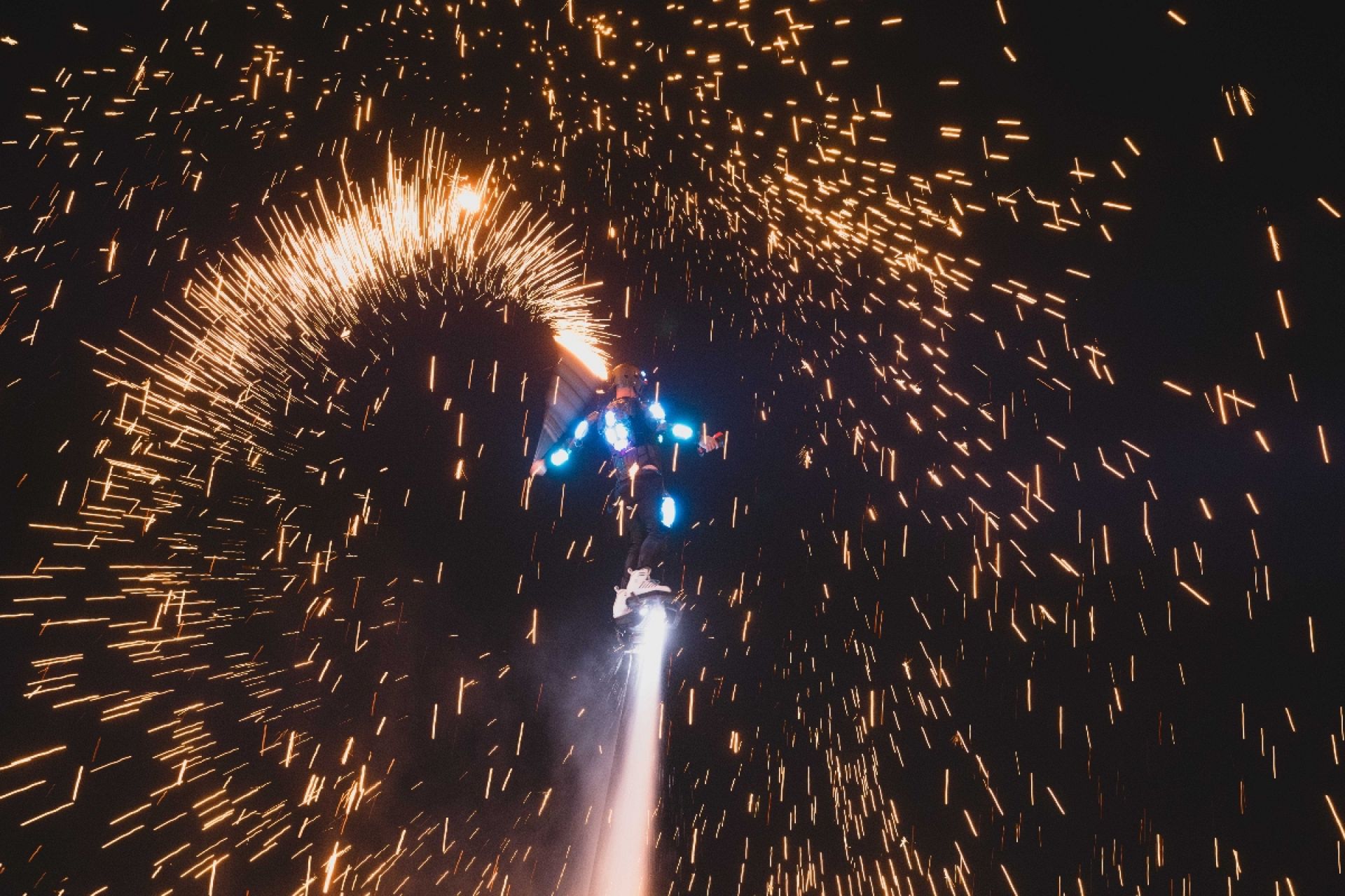 Celebrities and sport superstars enter the water to compete in E1 ...