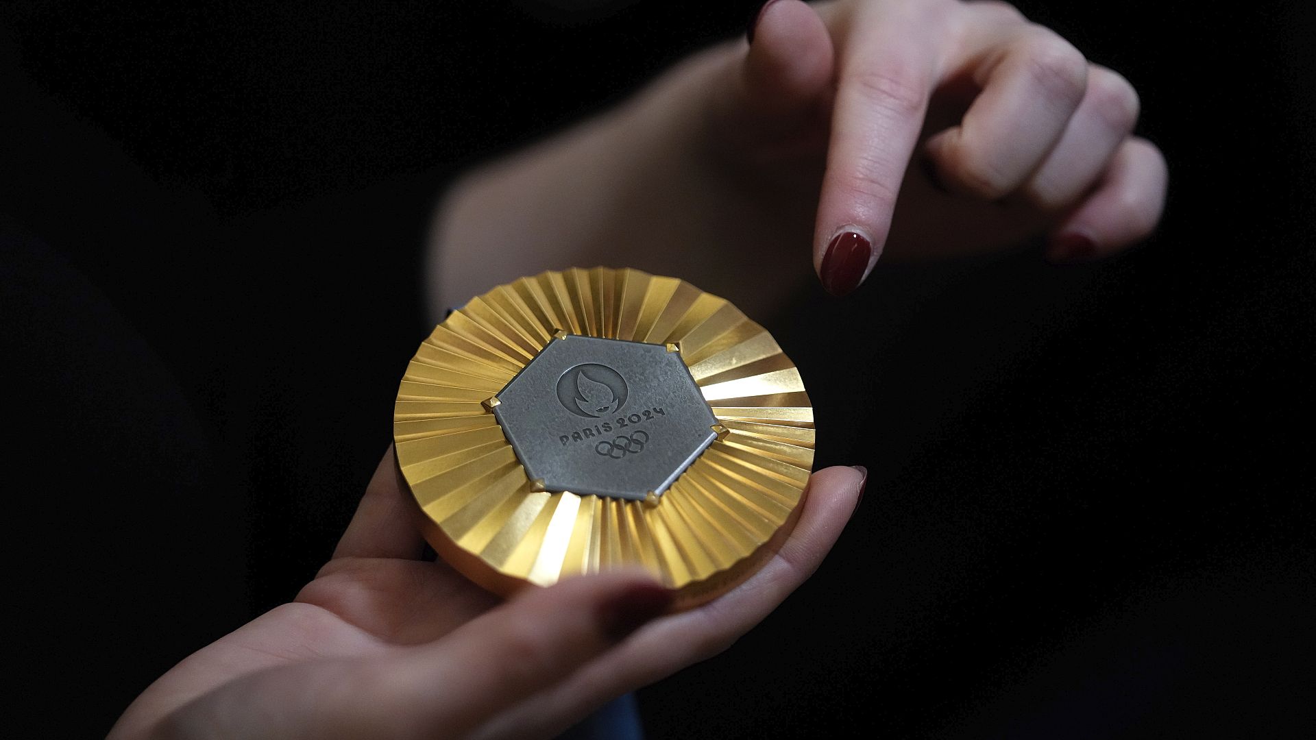 2024 Paris Olympics medals unveiled - and they're embedded with actual ...