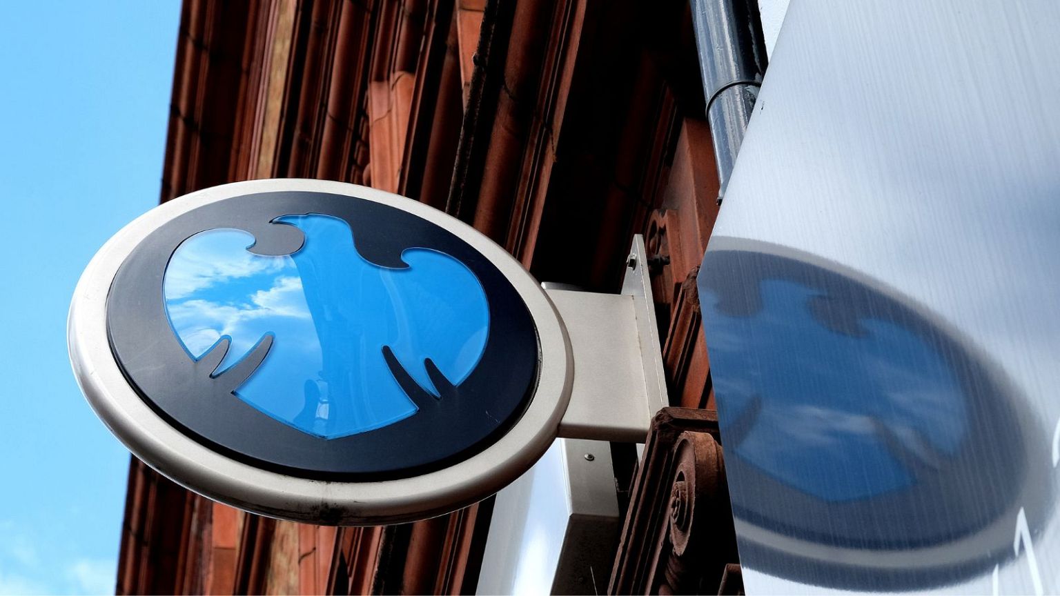 Barclays drops funding for new oil and gas fields. How do other big ...