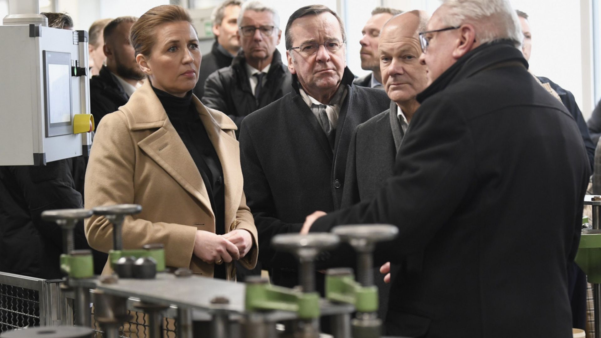 Neue Munitionsfabrik in Deutschland: Scholz fordert Aufrüstung in ...