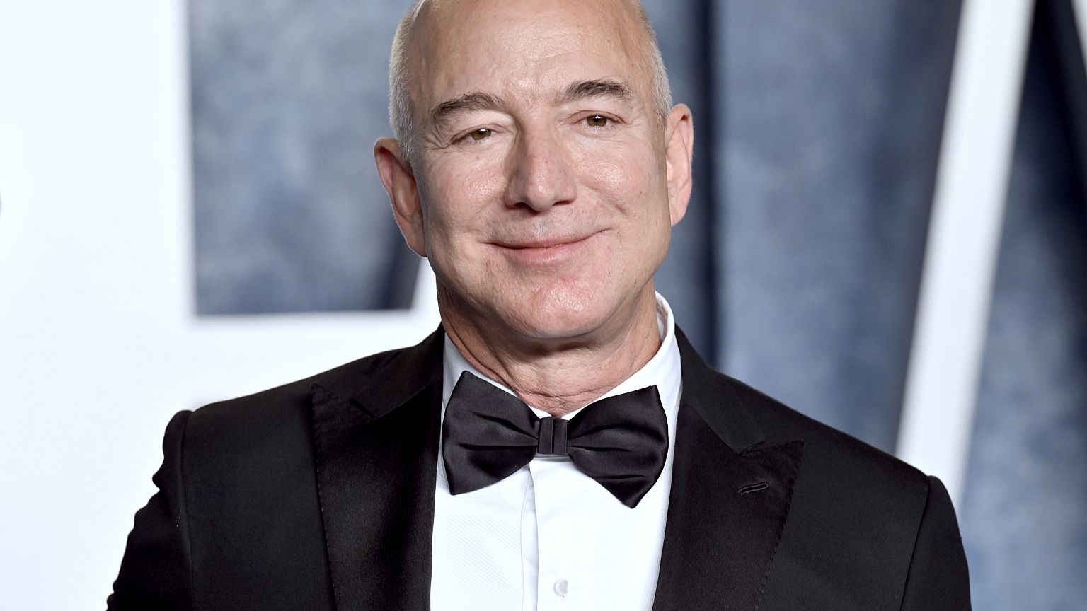 Why did Jeff Bezos sell €3.7bn of his Amazon stock over the past week ...