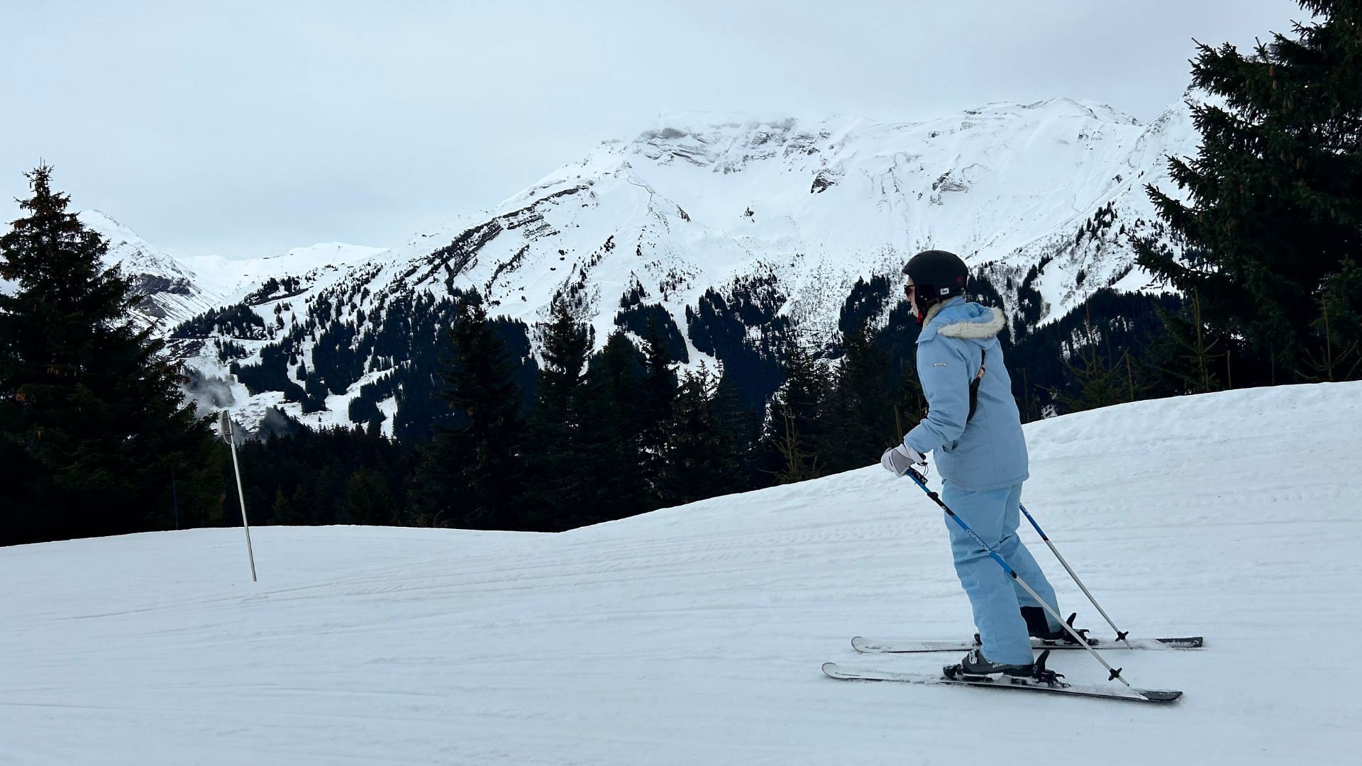 I tried skiing for the first time in my 30s. After two days on the slopes my fear turned to joy ...