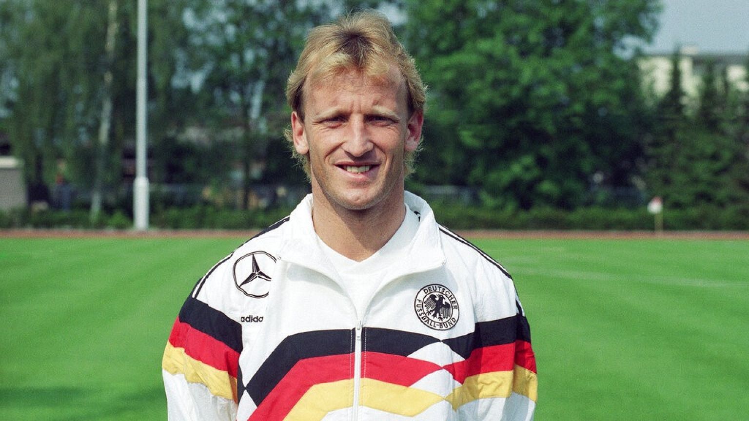 Batı Almanya'nın 1990 Dünya Kupası finalindeki galibiyet golünü atan ...