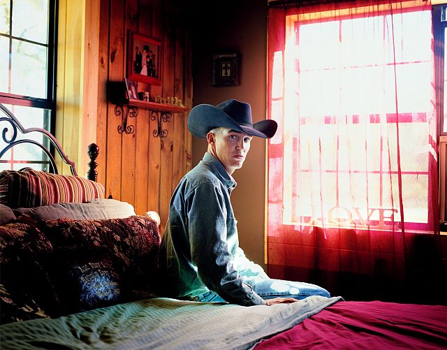 Cowboys, drag queens and circus folk: Jane Hilton on photographing the ...