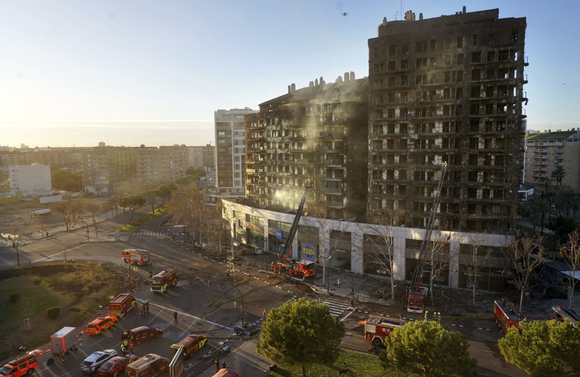 At least 10 people dead in Valencia high-rise building fire | Euronews