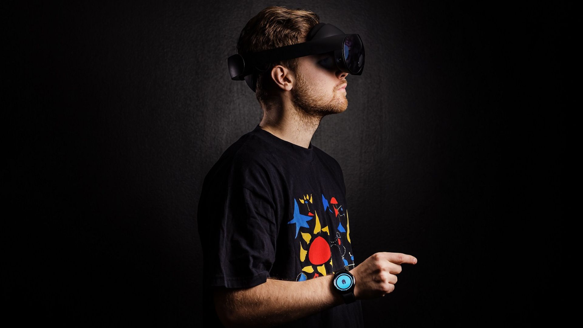 The free smartwatch app that uses gesture tech to turn you into a human ...