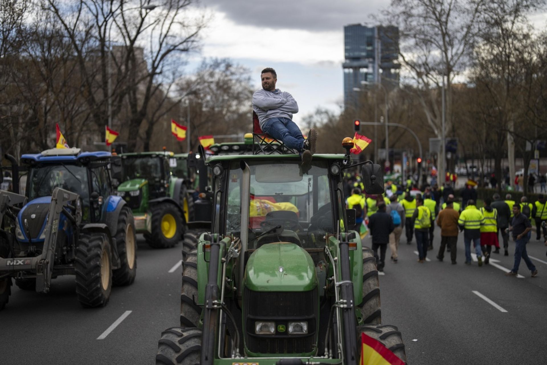Spanish and French farmers block Catalonia border crossing in protest ...