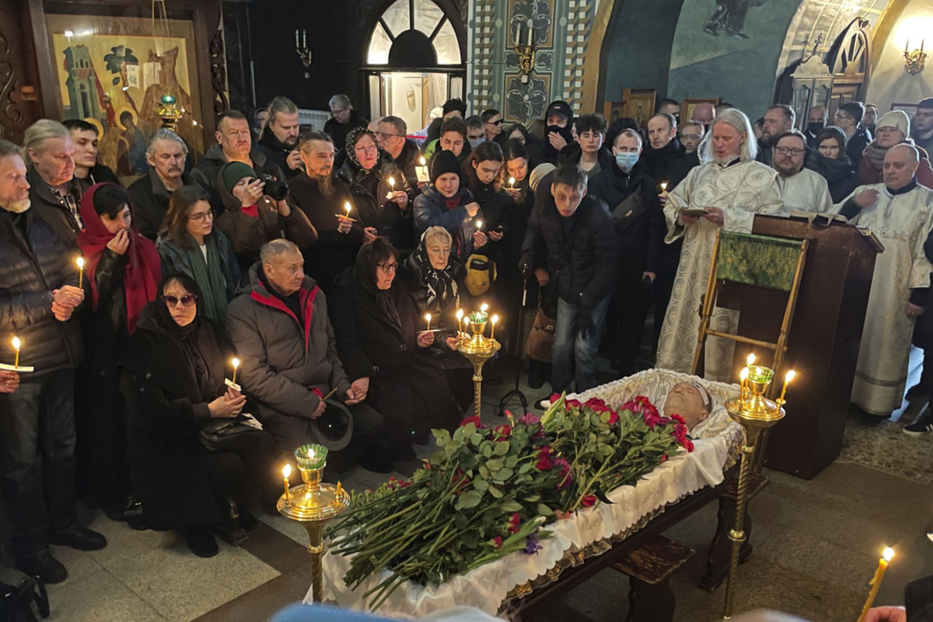 In pictures: Anger and despair as Russians bid farewell to Alexei ...