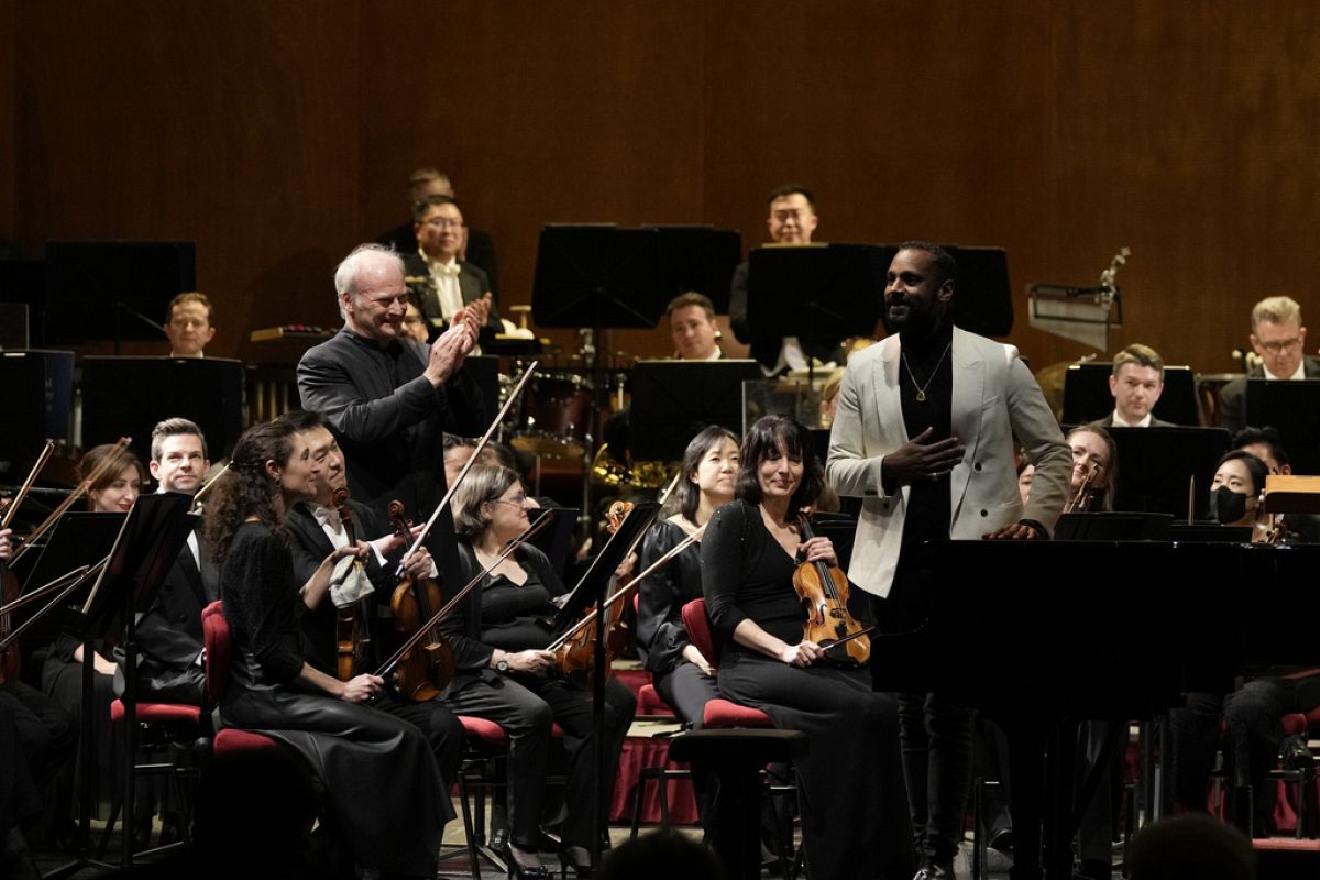 US National Symphony Orchestra plays ancient instruments at Milan's ...