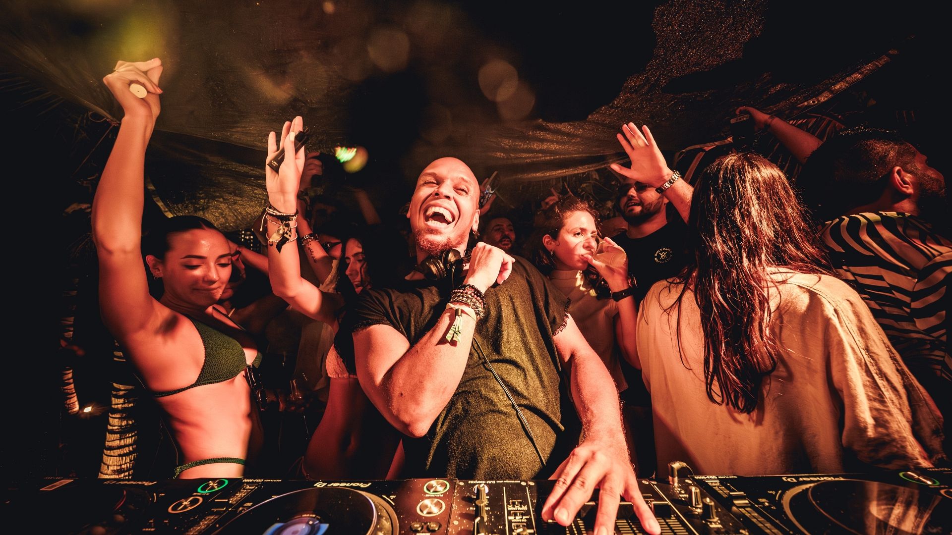 SXM Festival Review: Panorama sunsets, villa parties and boat cruises ...