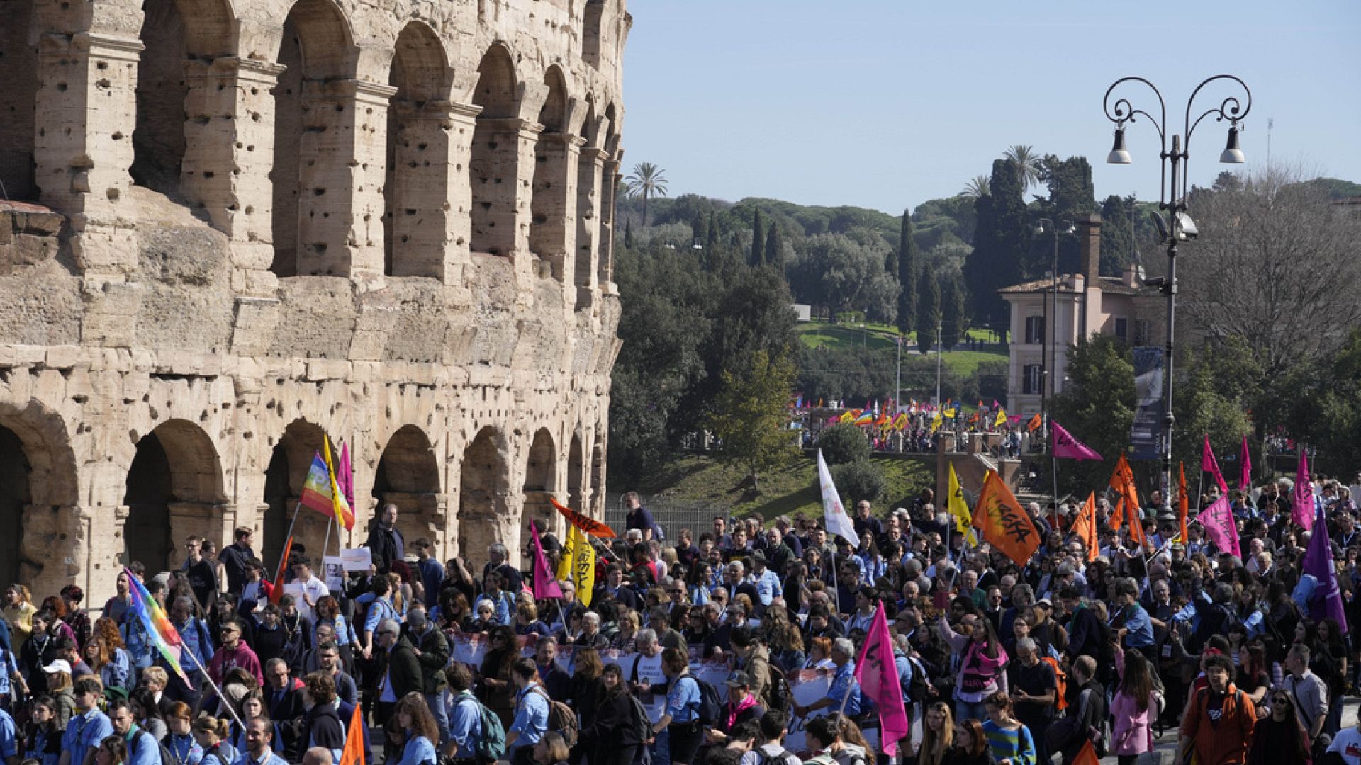 Thousands march in Rome against the mafia, demanding justice for ...