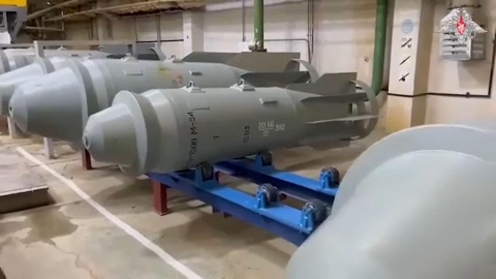 Ukrajnai bevetésre szánt, FAB-3000-es bombák tömeggyártásába kezd ...
