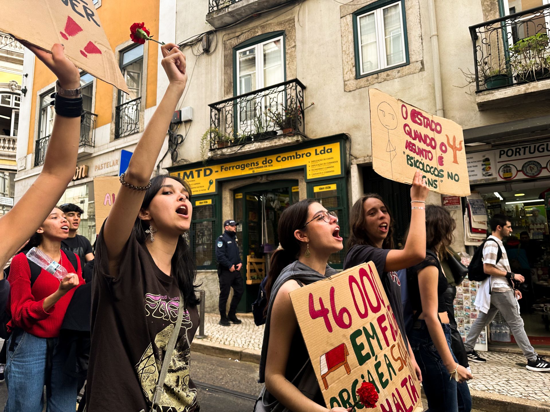 Portugal: 50 years after the revolution, are the carnations wilting ...