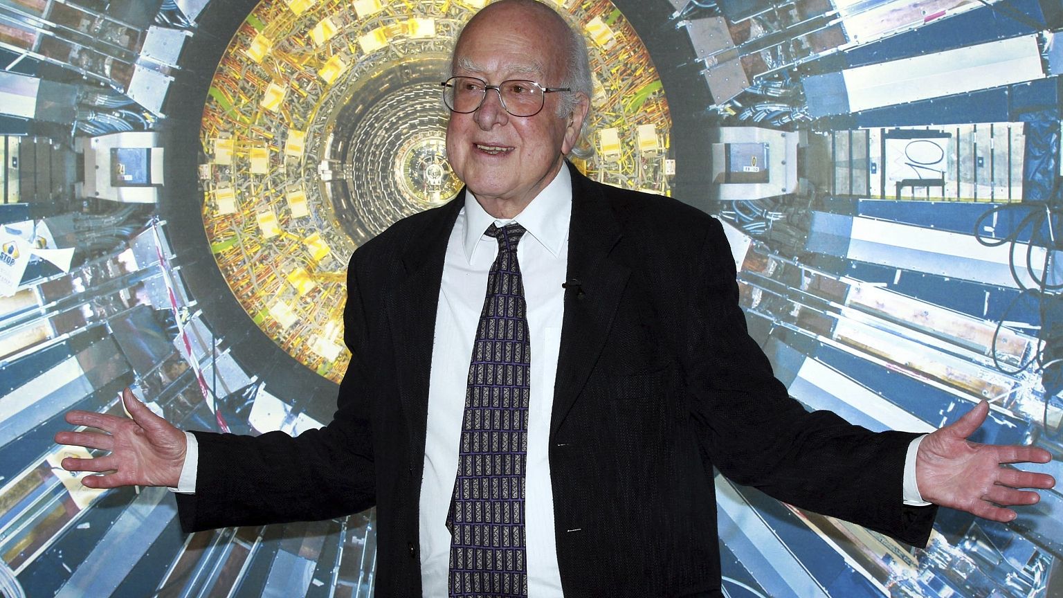 Nobelpreisträger Peter Higgs im Alter von 94 Jahren verstorben | Euronews
