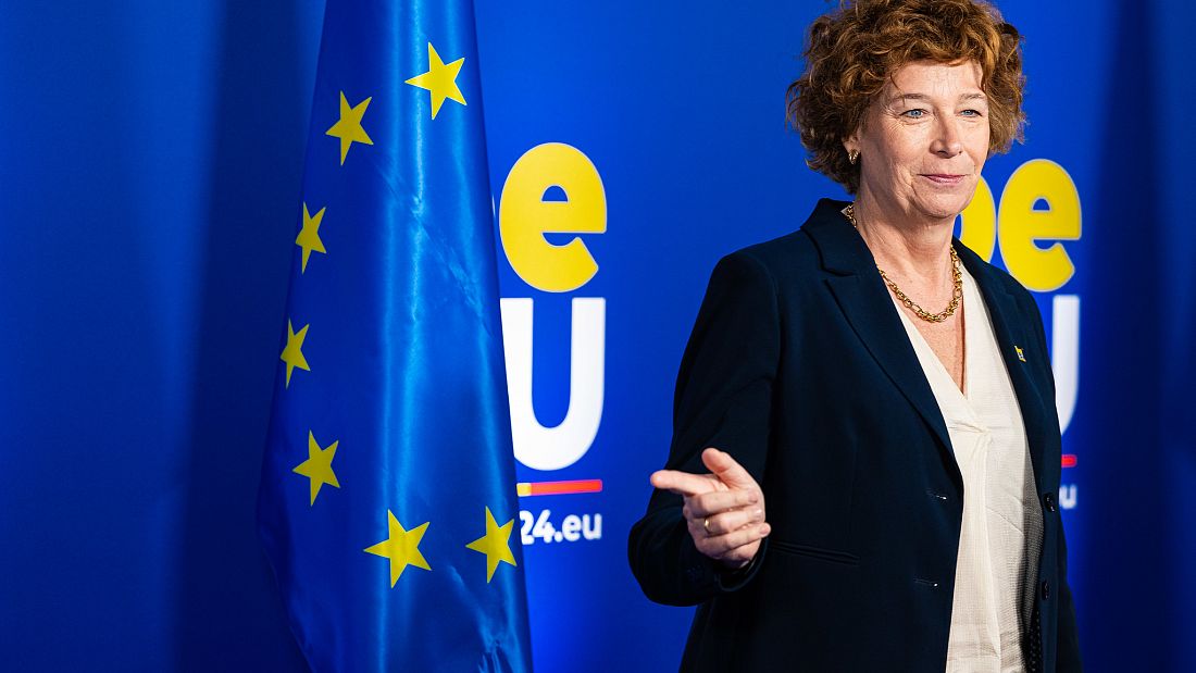 UK competition watchdog directs in-depth probe into ForFarmers-Boparan ...