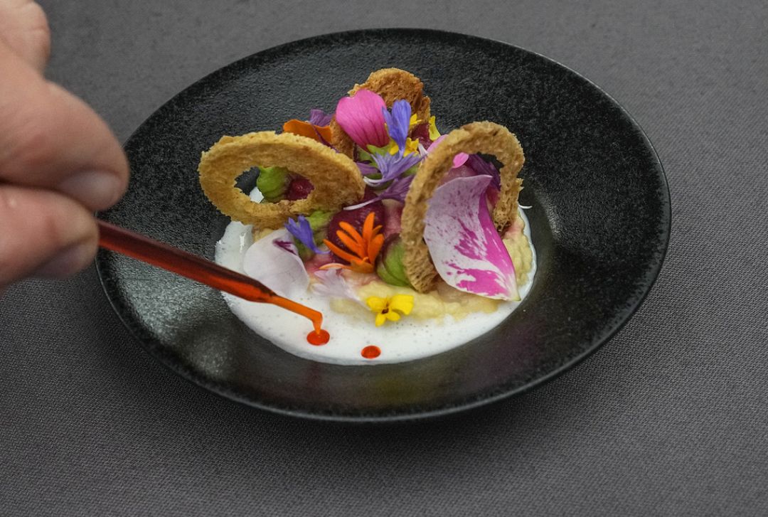 France embraces 'leaf' over 'beef' at Paris Olympics 2024: 60% of meals ...