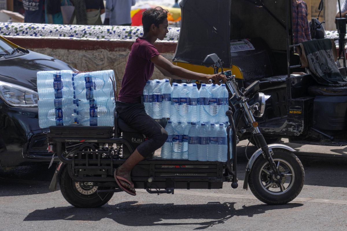 School closures and health warnings: South and Southeast Asia swelter ...