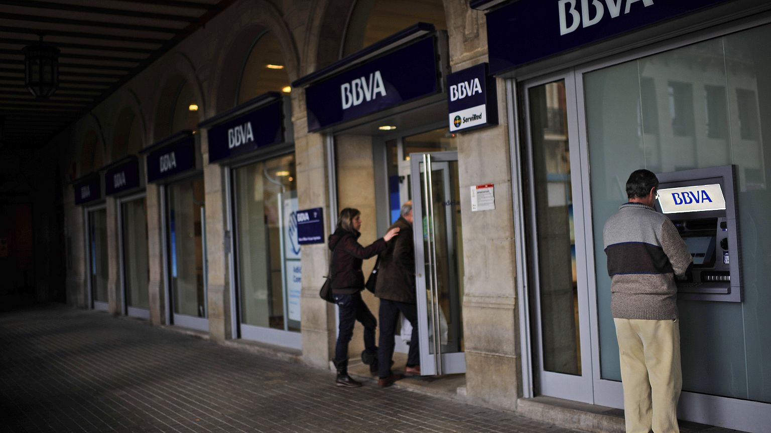 European Central Bank approves BBVA’s offer for Banco Sabadell | Euronews