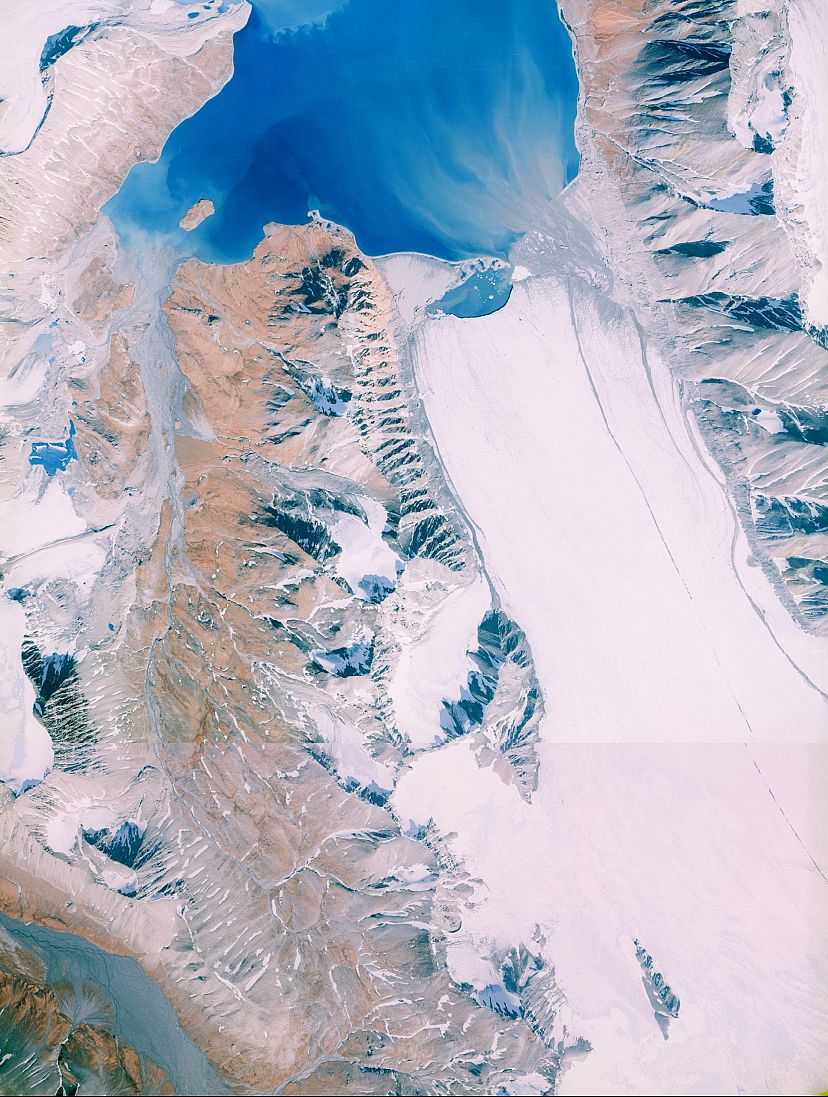 The last private land at the 'gates to the Arctic' offered for sale ...