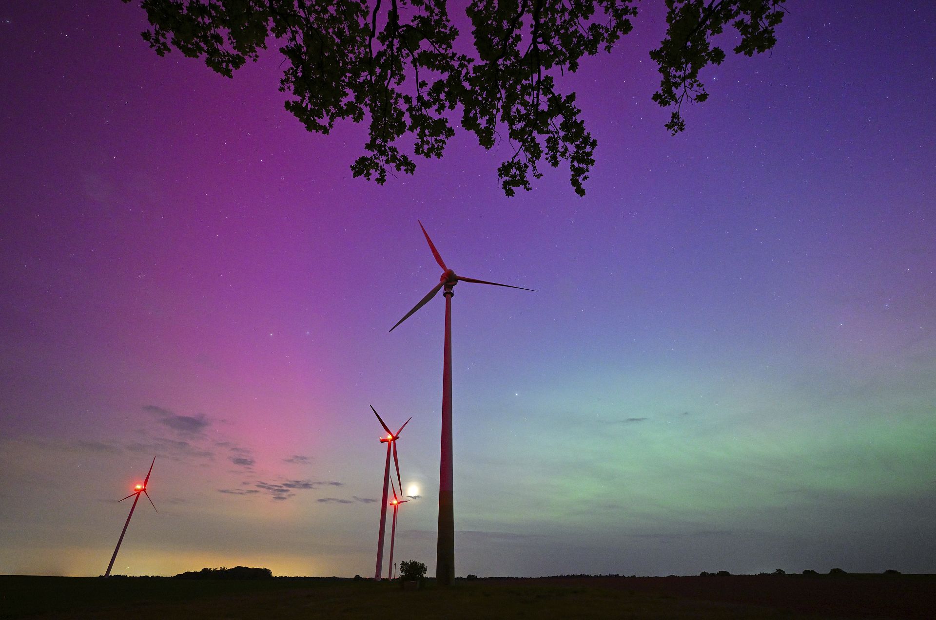 'Extreme' solar storm triggers colourful light show around the world ...