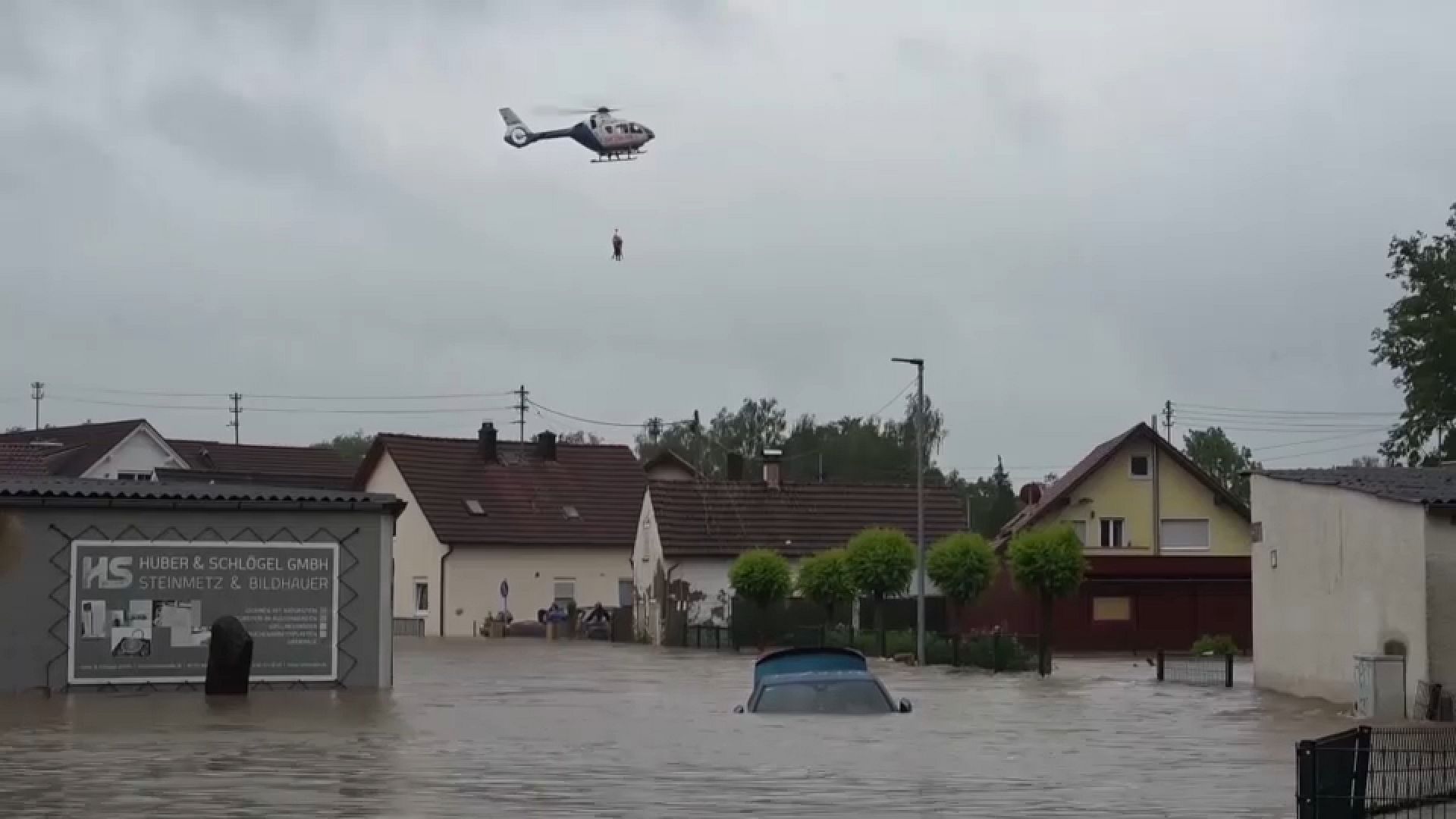 Firefighter dies as heavy rains and flooding worsens in Germany | Euronews