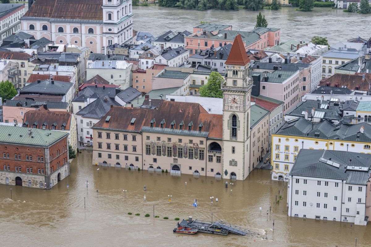 Austria closes Danube for shipping as deadly floods spread across ...