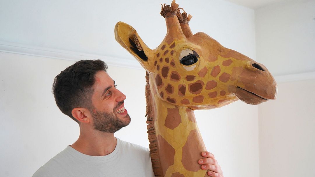 Meet the artist creating life-size sculptures of endangered animals ...