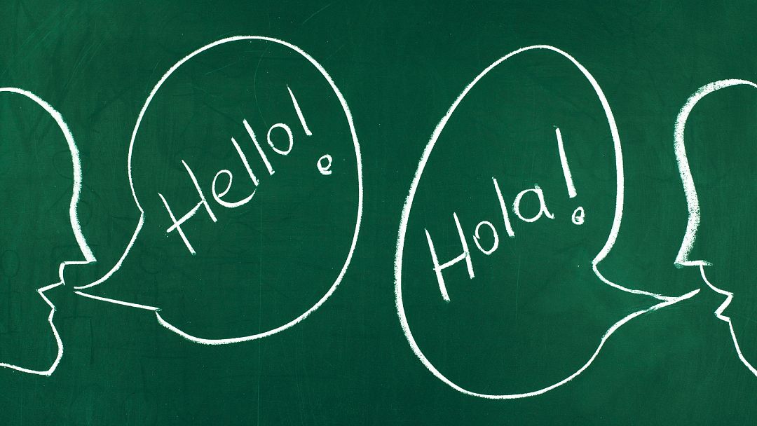 From Spanglish to Franglais: What are hybrid languages? | Euronews