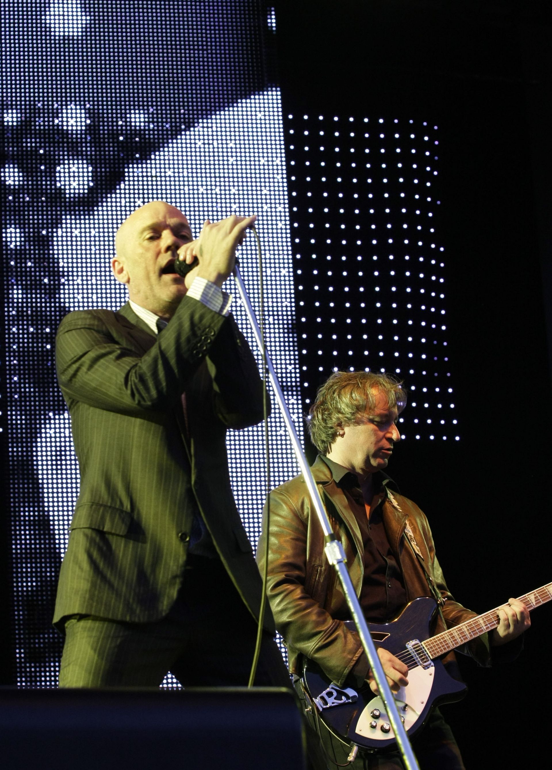 Why R.E.M. performing live again is such a big deal | Euronews