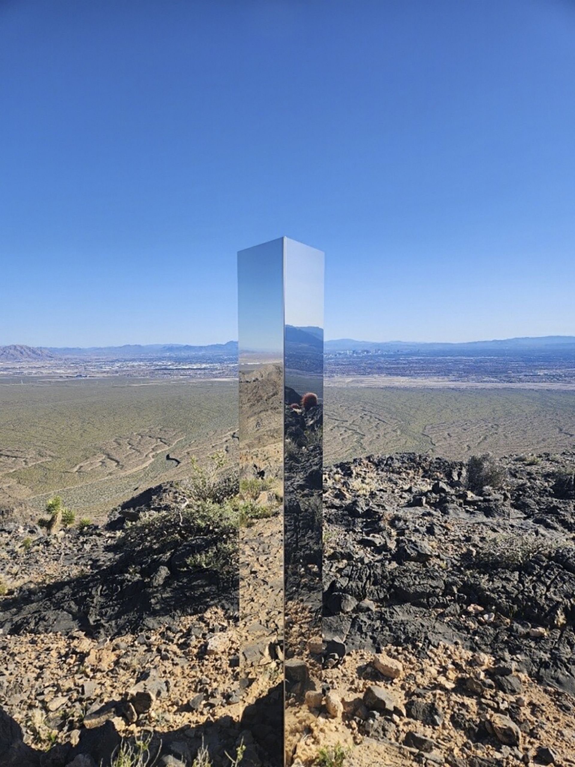 What is this mysterious new monolith and who is behind it? | Euronews