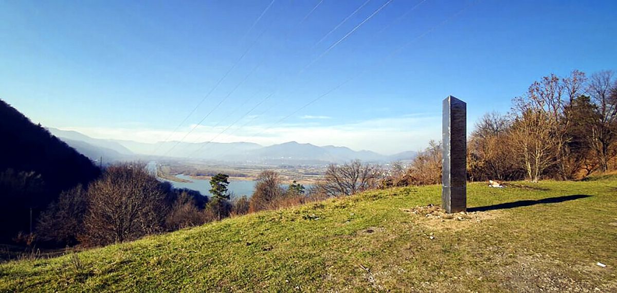 O que é este novo e misterioso monólito e quem está por detrás dele ...