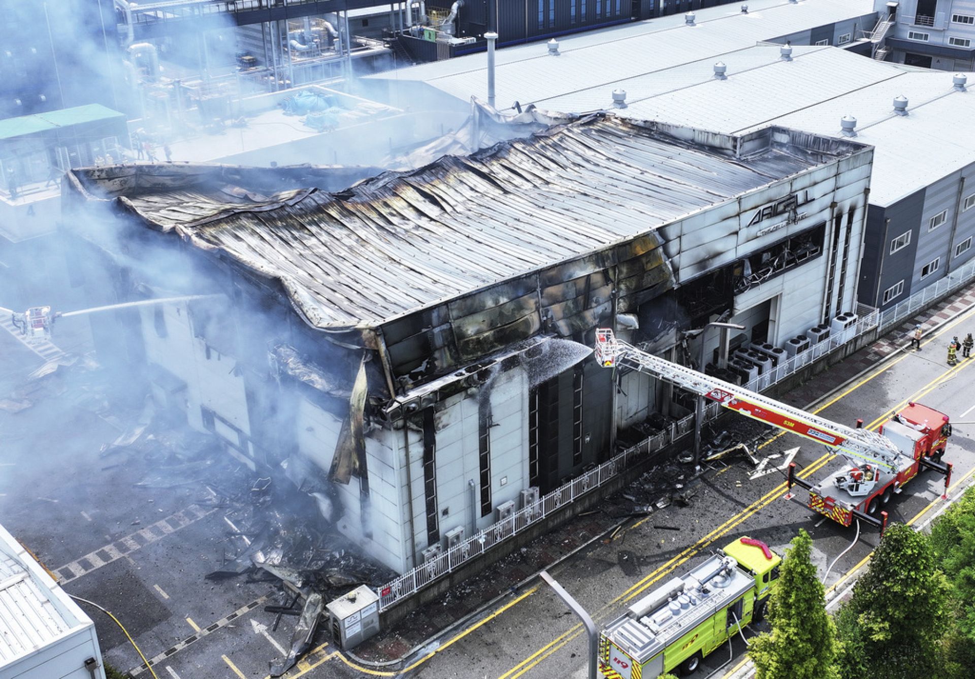 Deadly fire at South Korean lithium battery factory claims at least 16 ...