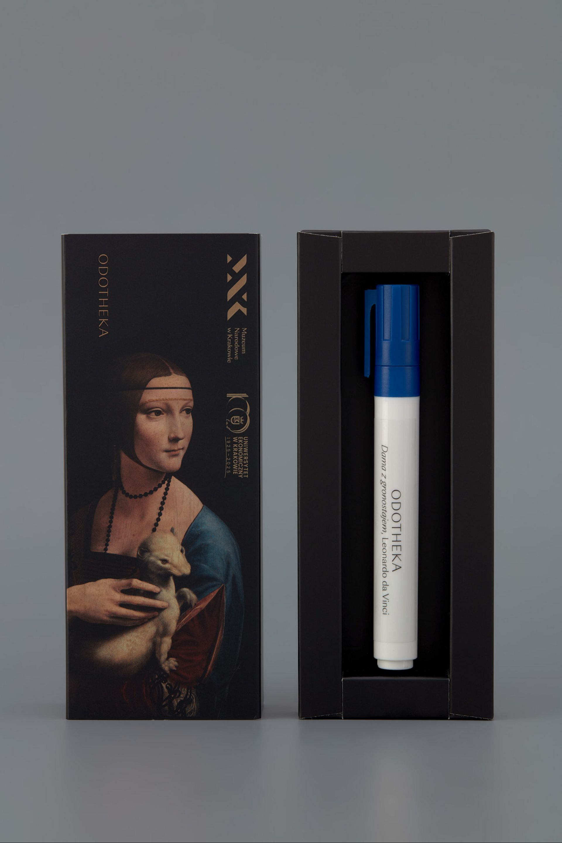 Stop and smell the art: Polish museum captures original scent of da ...