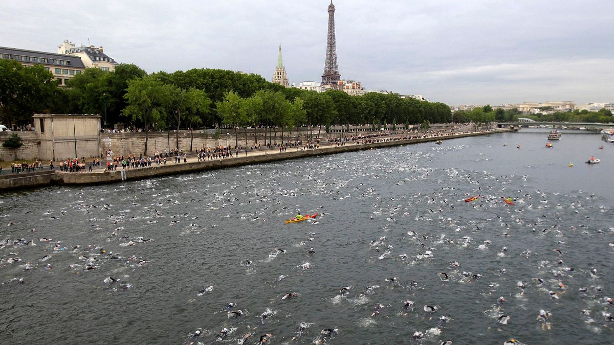 Sewage in the Seine: New tests show the river remains unswimmable with ...