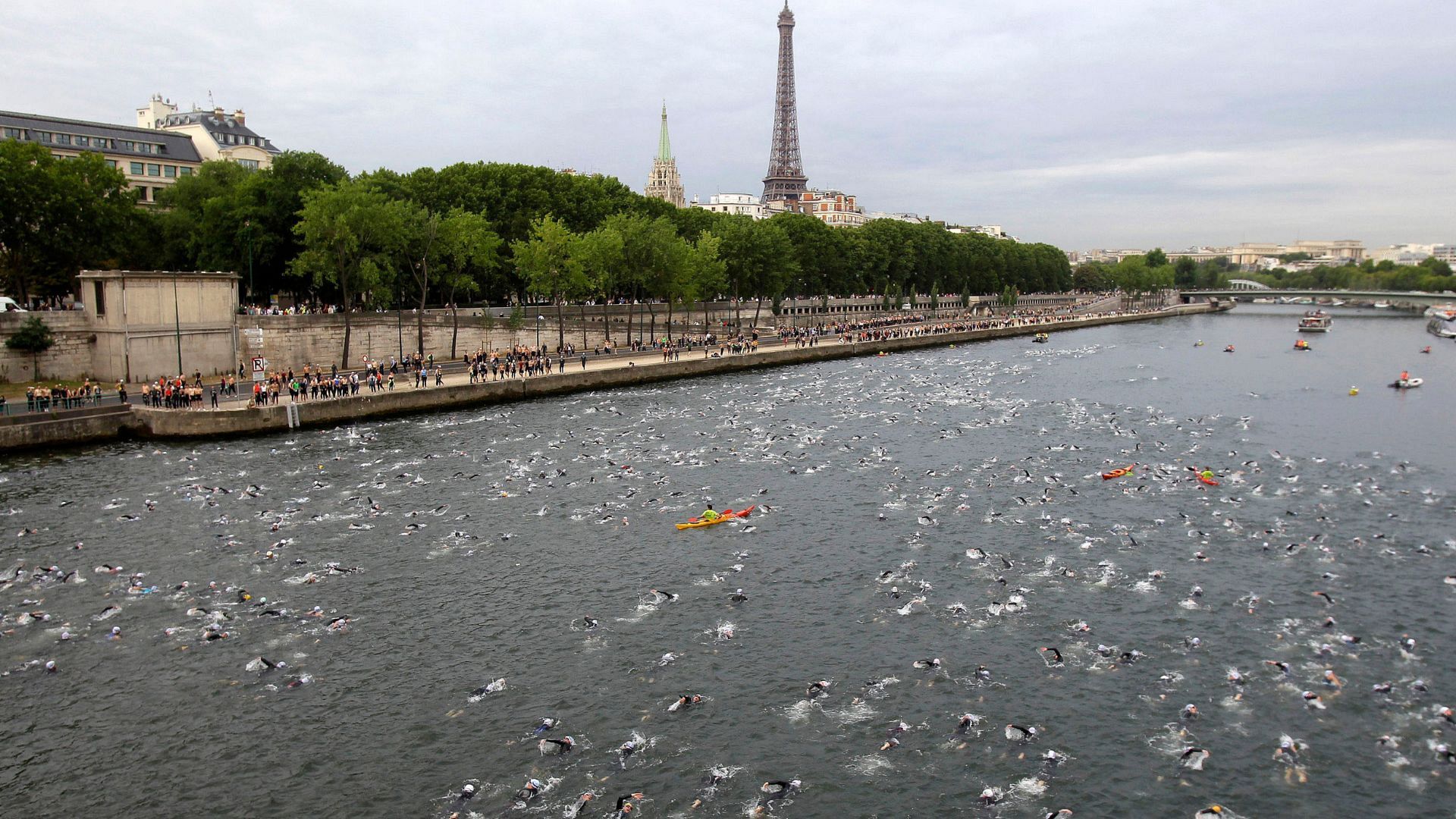 Sewage in the Seine: New tests show the river remains unswimmable with ...