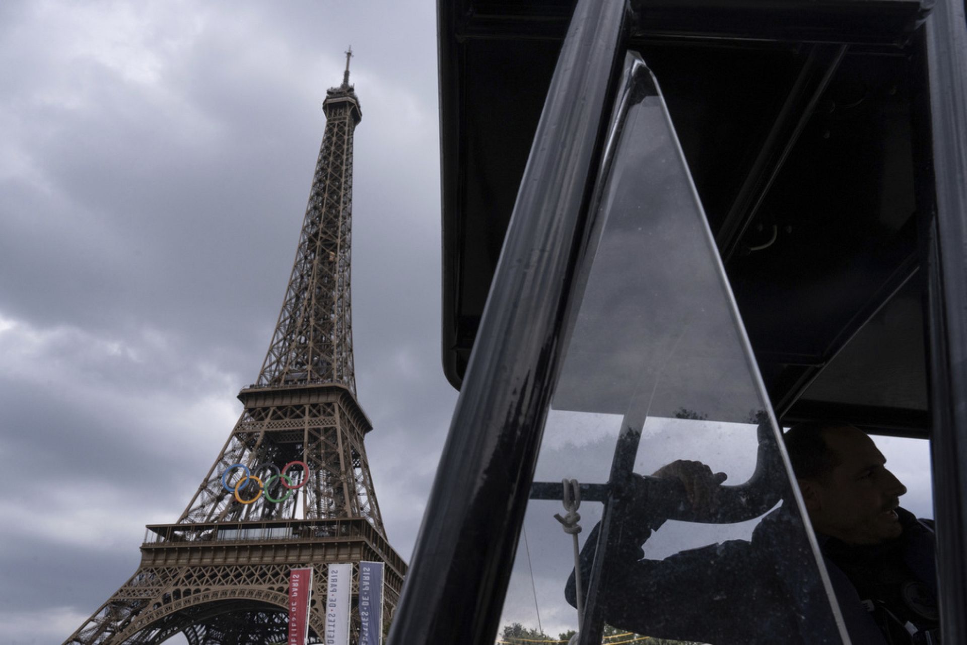 From Paris Syndrome to sky high prices: Is the City of Lights all it's ...