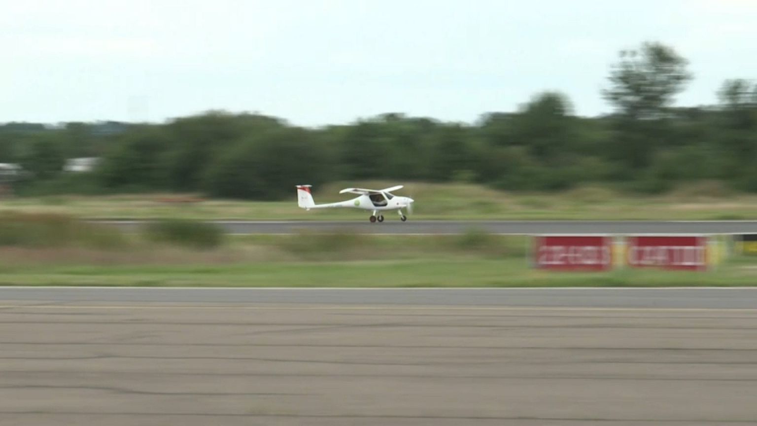 Pilot phase of short flights in electric aircraft takes off in the ...