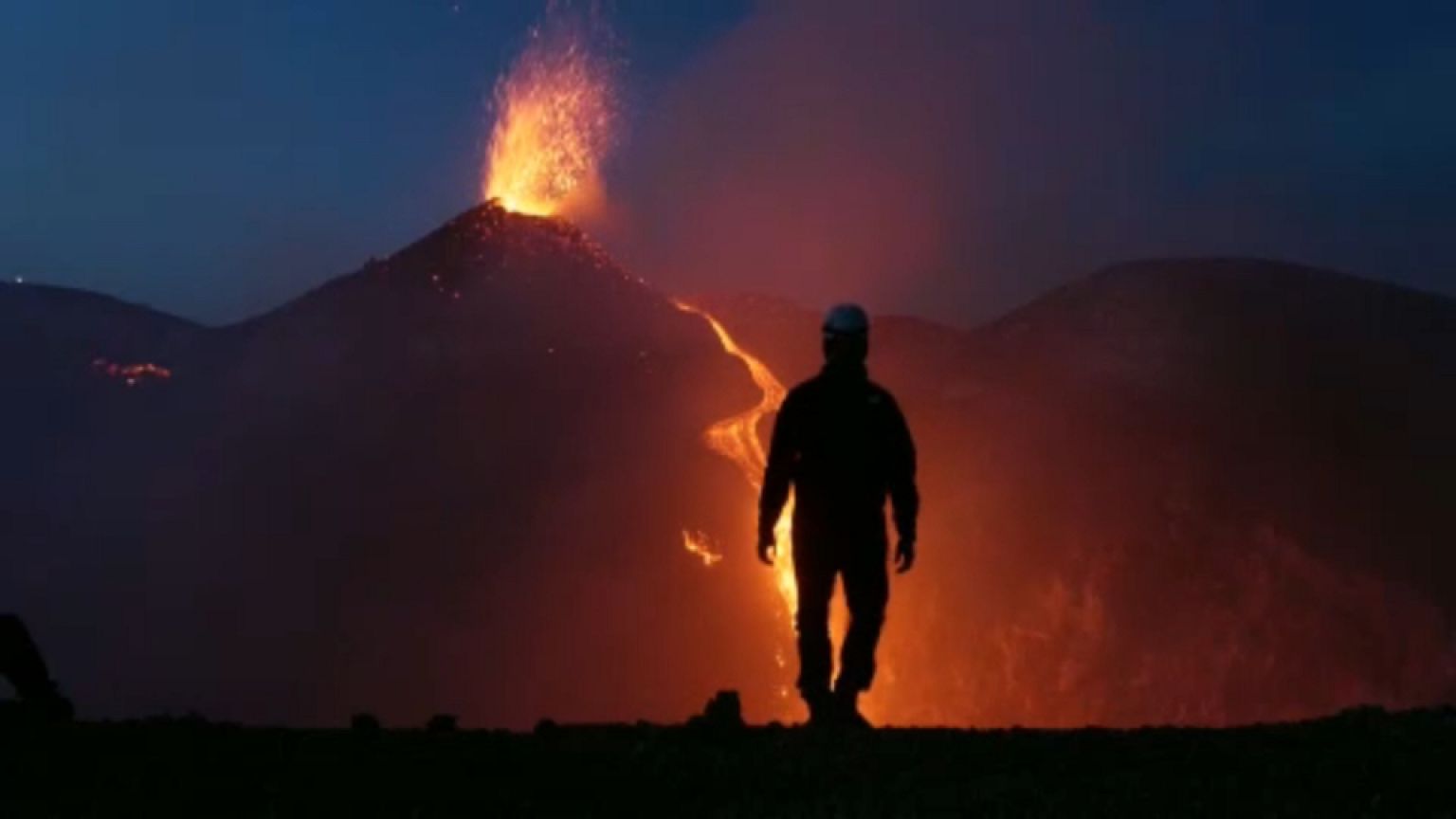 Spectacular display as Mount Etna erupts in Sicily | Euronews