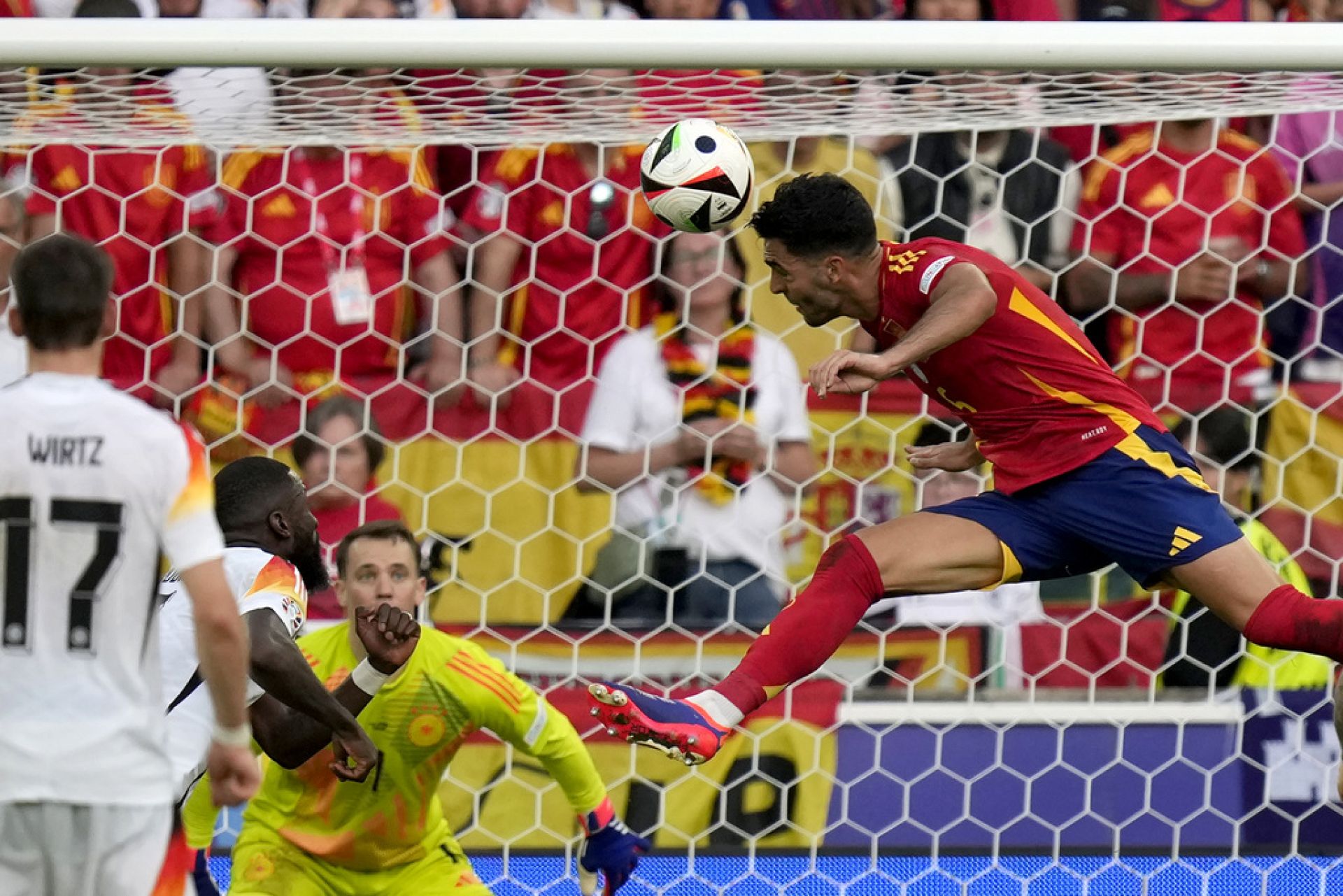 EM-Halbfinale: Spanien besiegt Frankreich mit 2:1 | Euronews