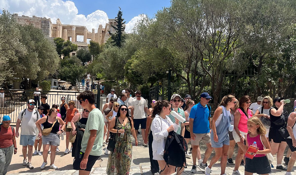 Overrun Athens: How the Greek capital is finding solutions to the ...