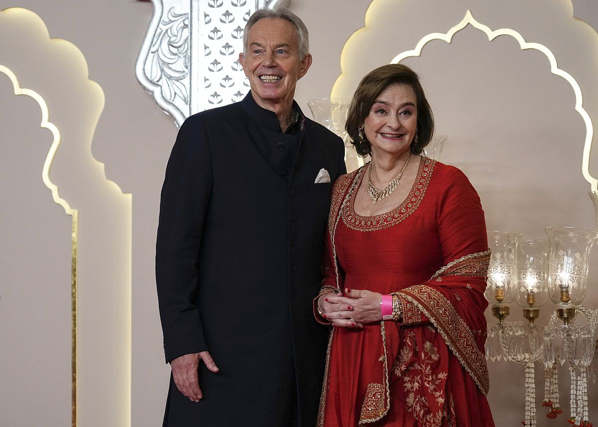 Anant Ambani, son of Asia's richest man, gets married in lavish wedding ...