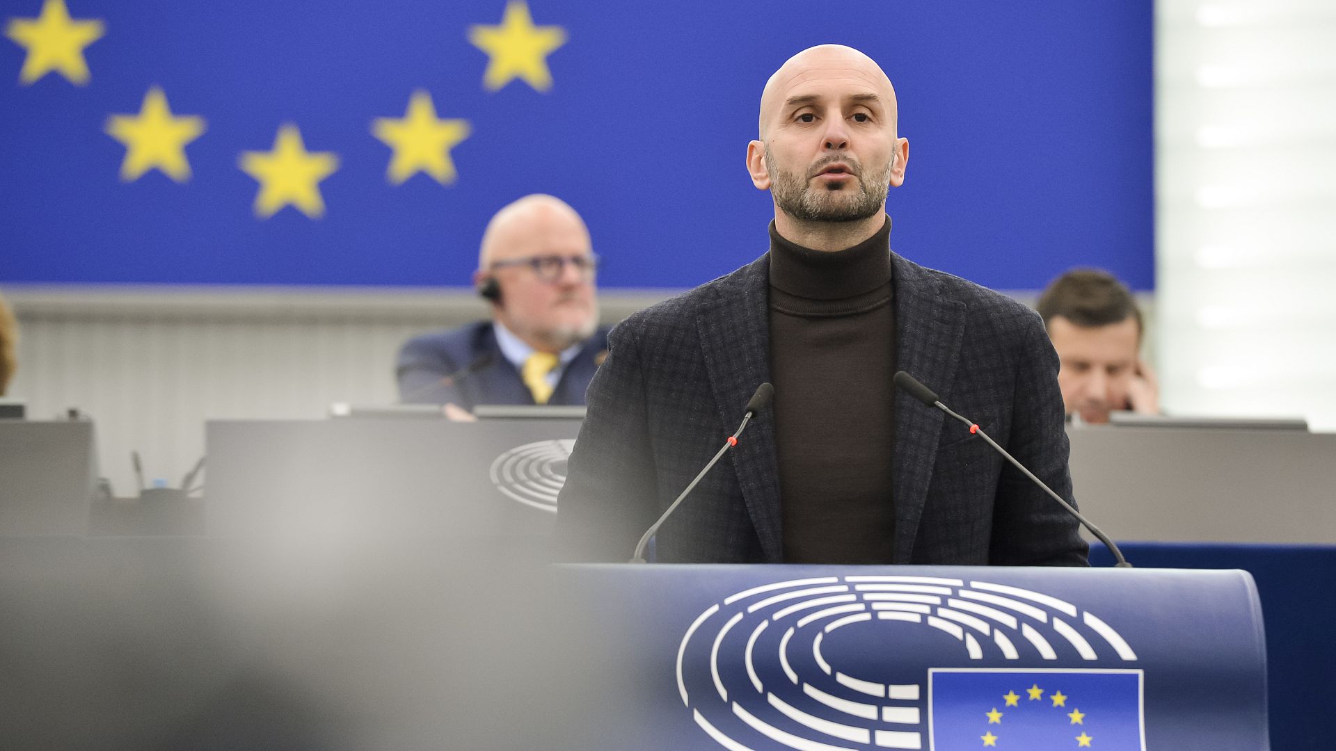 Brothers of Italy face cordon sanitaire test at European Parliament ...