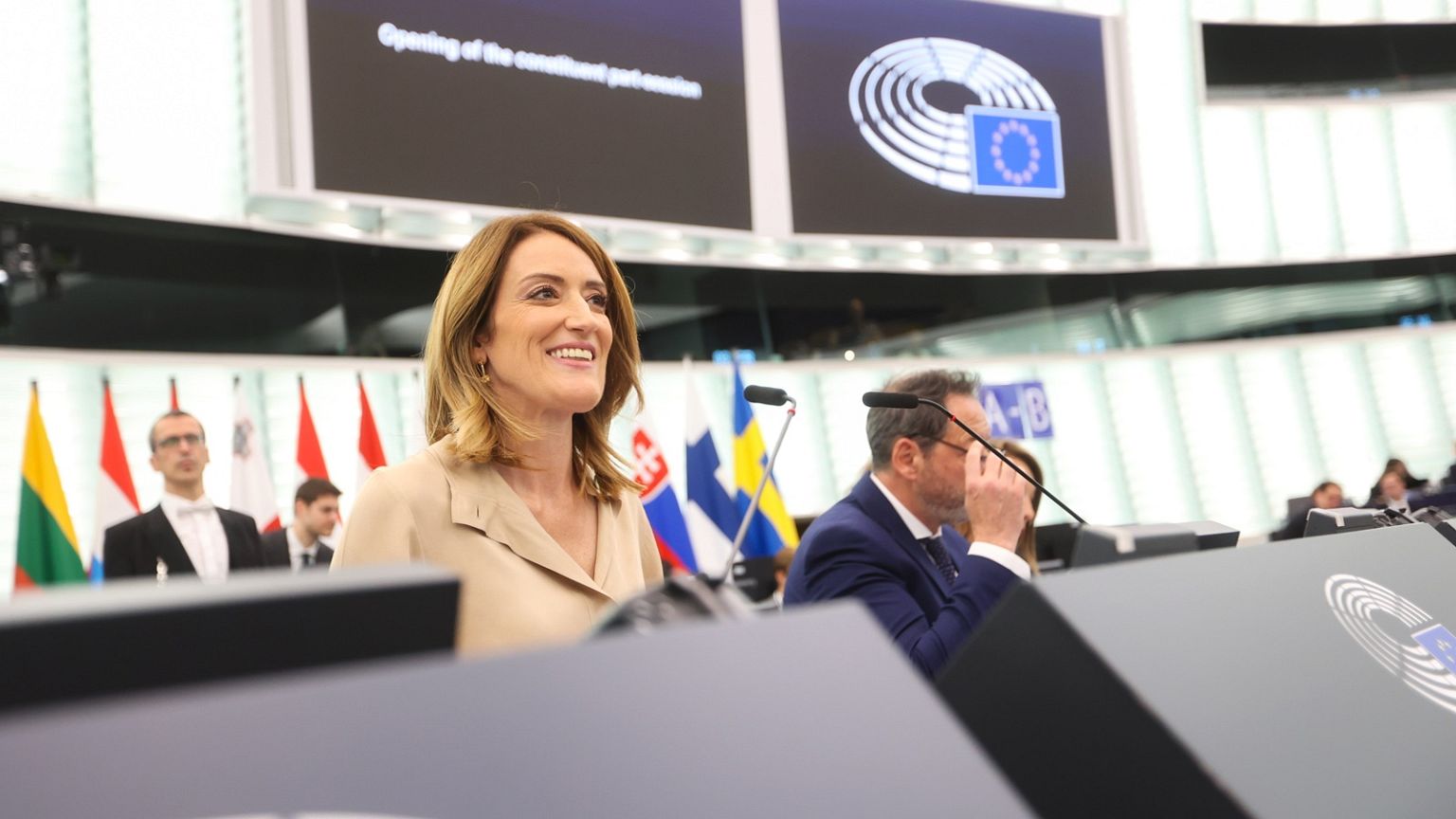 Roberta Metsola is re-elected president of the European Parliament ...