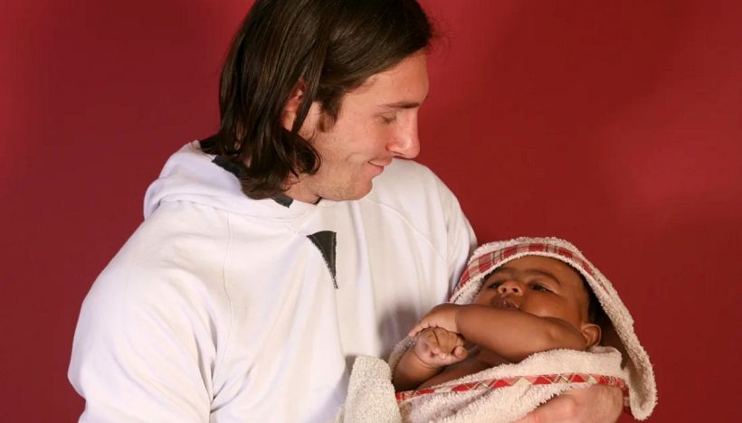 Two legends: The story behind the 2007 photo going viral of Lionel ...