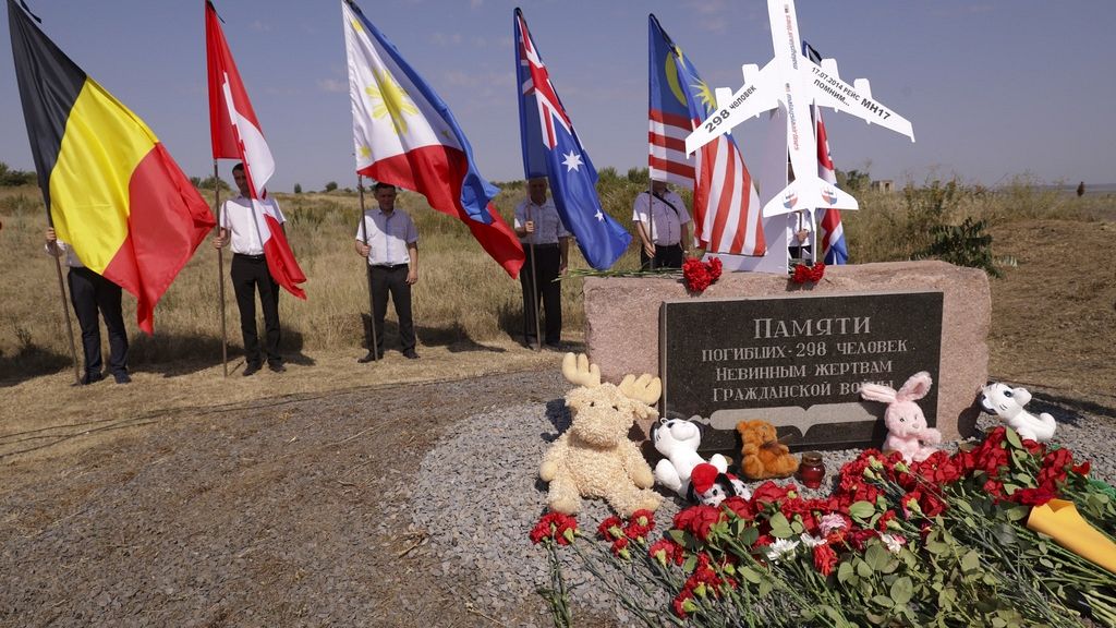 MH17 victims honoured at Ukraine crash site memorial 10 years on as Moscow denies responsibility ...