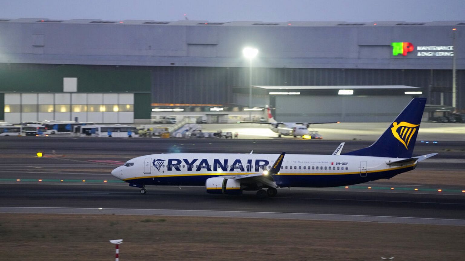 Ryanair says summer fares will be lower as airline's profit slumps ...