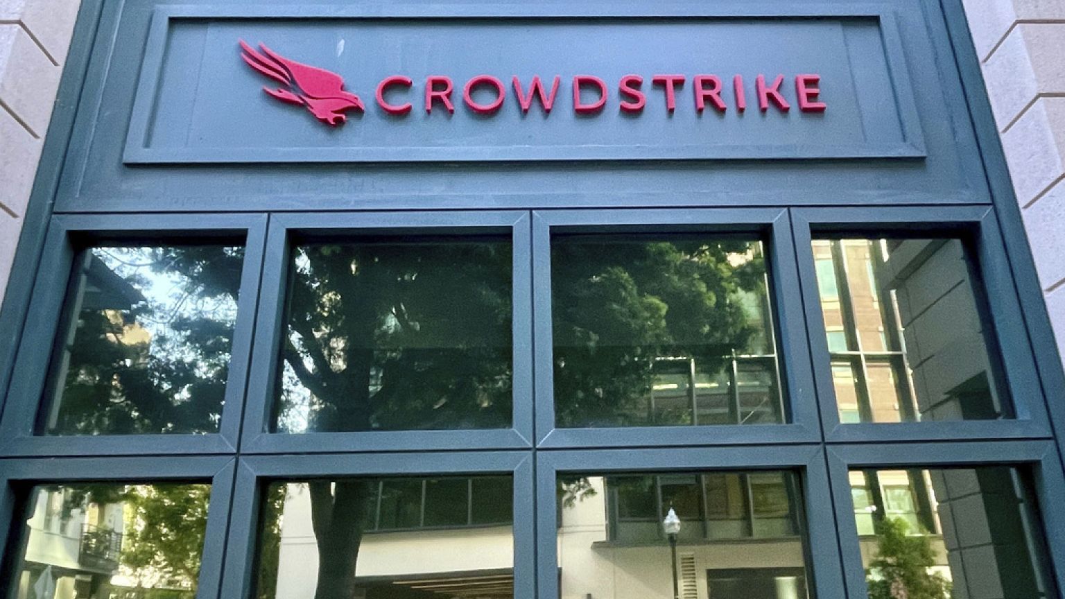 CrowdStrike'tan çalışanlarına: "Bir sonraki kahveniz ya da gece ...