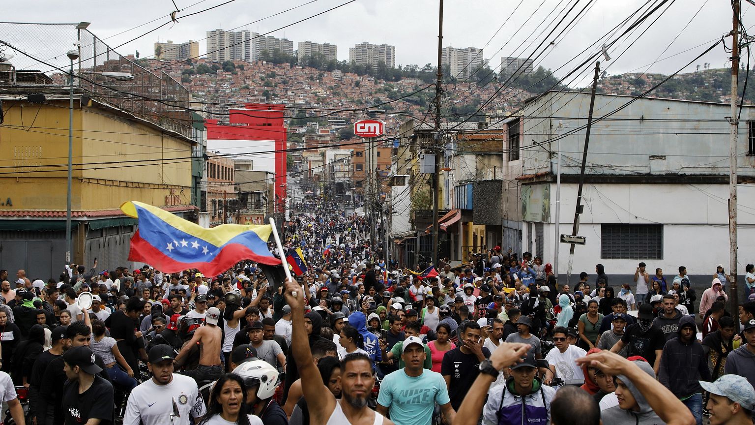 Venezuela : la réélection de Nicolás Maduro contestée dans la rue ...