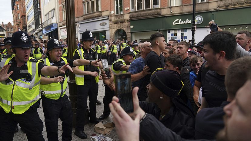 At least 100 arrested after violent clashes across the UK | Euronews